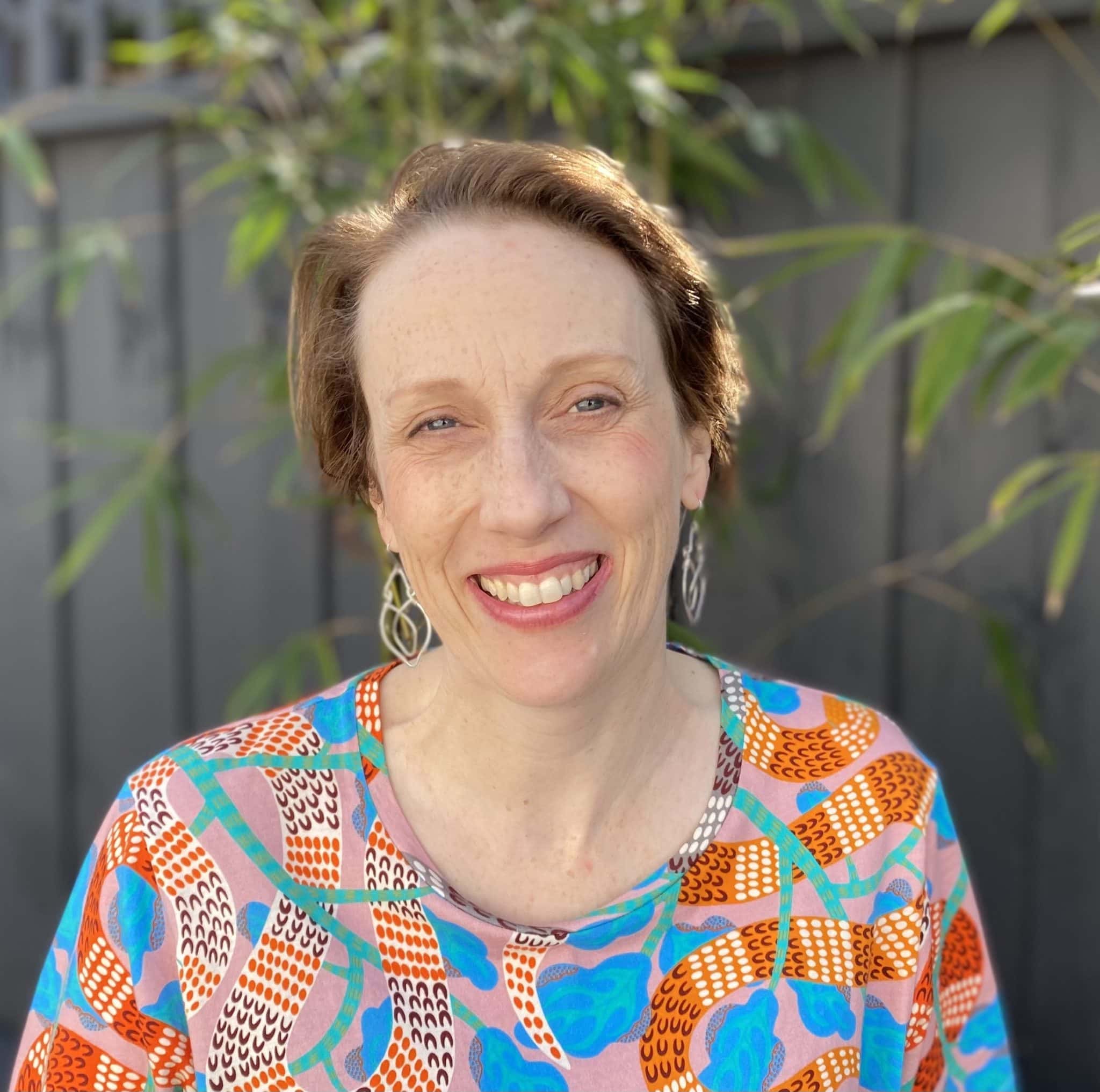 About Carolyn Russo - For Us and Earth